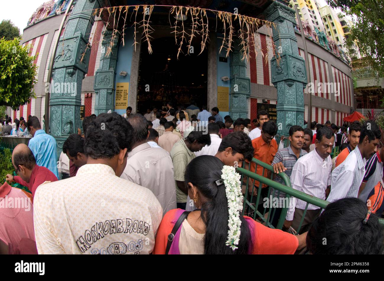 Devotees entering temple for Deepavali ceremony, Sri Veeramakaliamman ...
