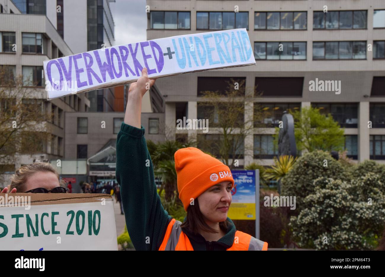 Overworked doctor alamy hi-res stock photography and images - Alamy