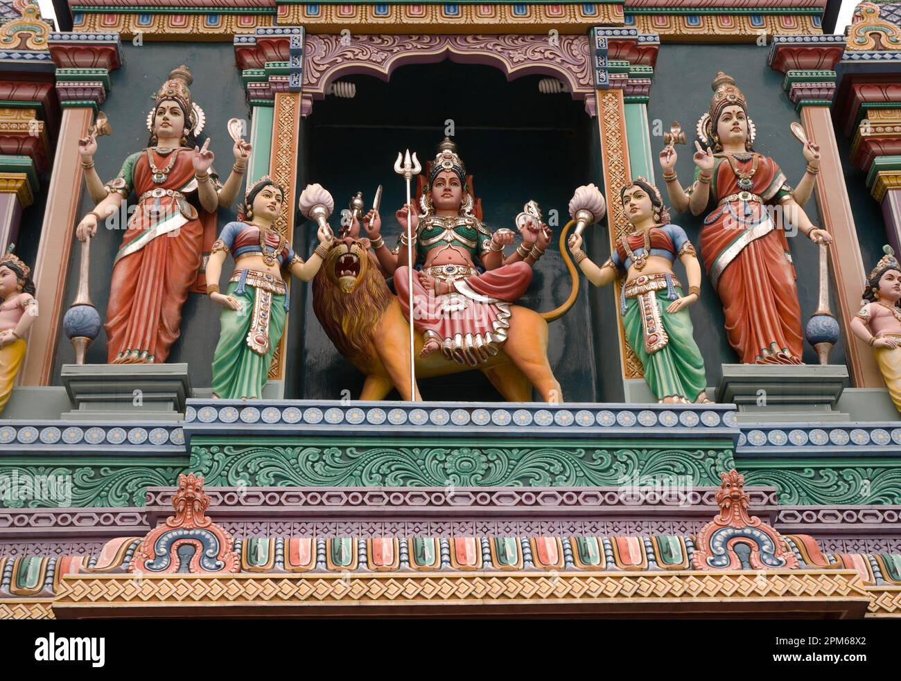 Gopuram tower with gaudy deities, Sri Vadapathira Kaliamman Temple ...