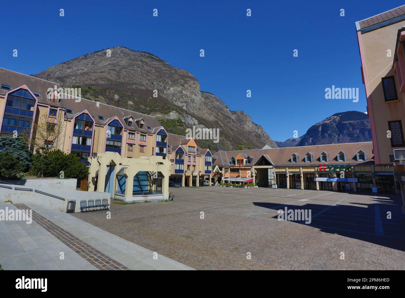 Place de forum hi-res stock photography and images - Alamy