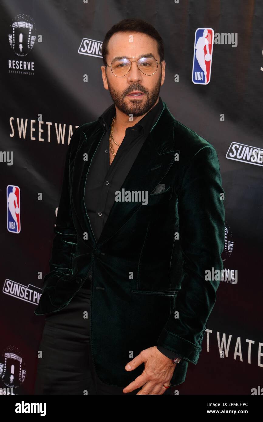 Warner bros studio la hi-res stock photography and images - Alamy