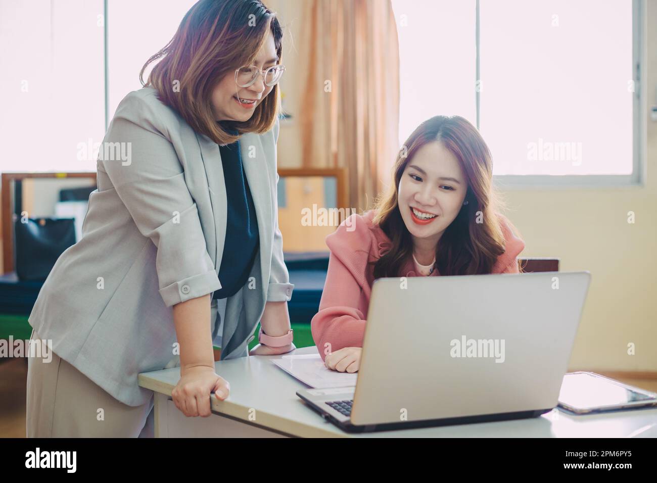 Teamwork result hi-res stock photography and images - Alamy