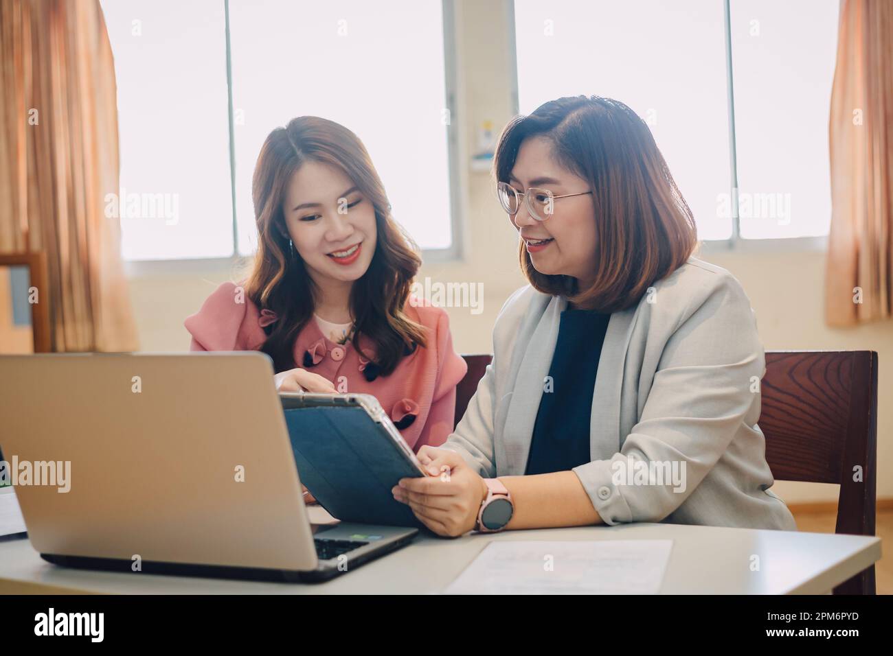 Teamwork result hi-res stock photography and images - Alamy