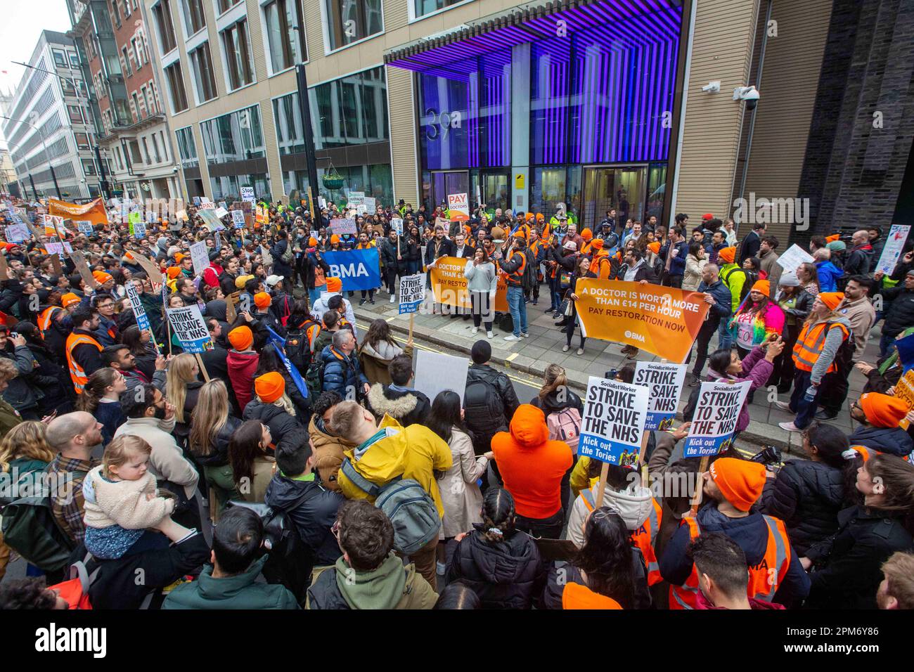 London, England, UK. 11th Apr, 2023. Thousands of striking junior ...