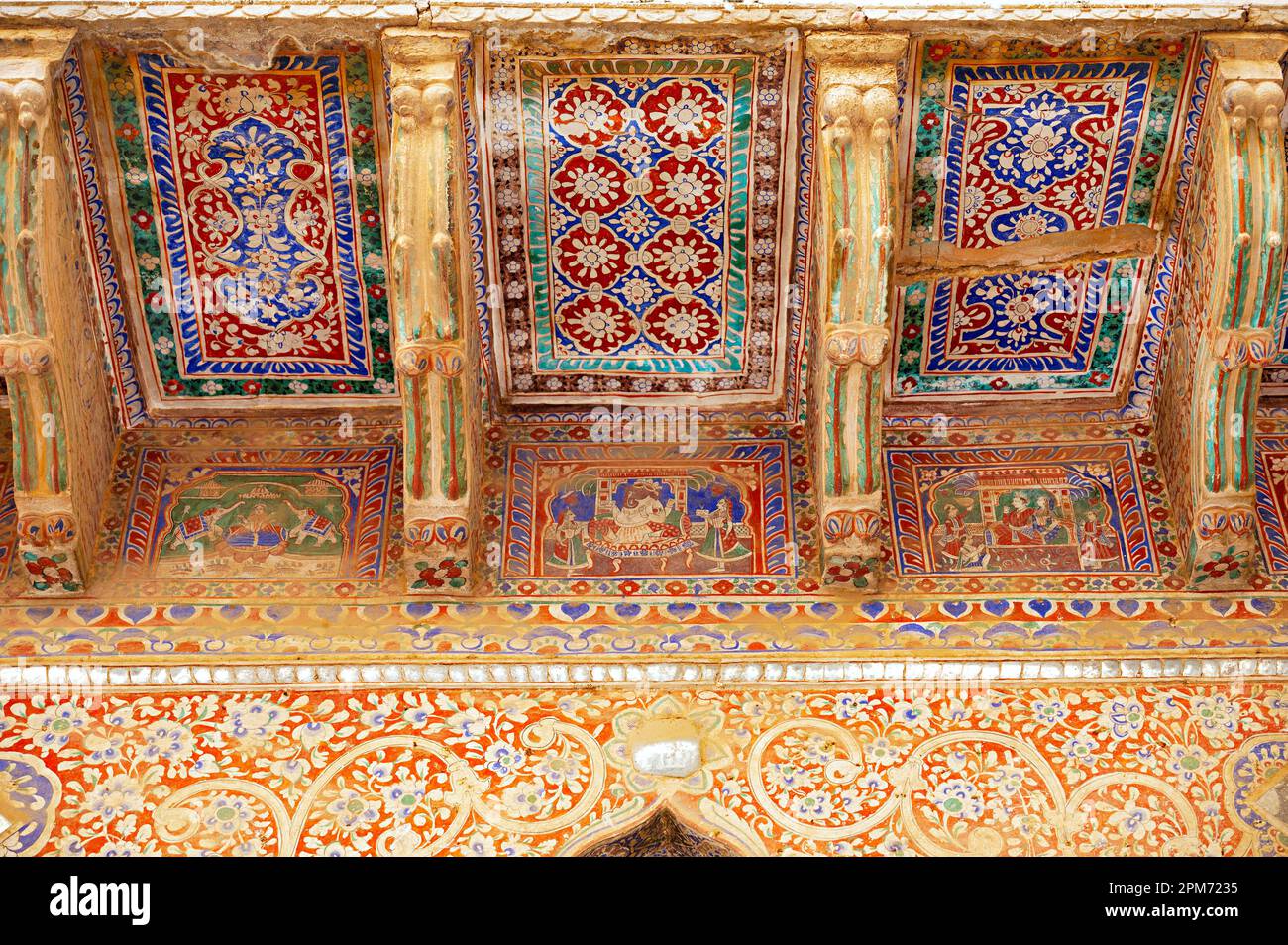 1100 khidkiyon ki haveli hi-res stock photography and images - Alamy