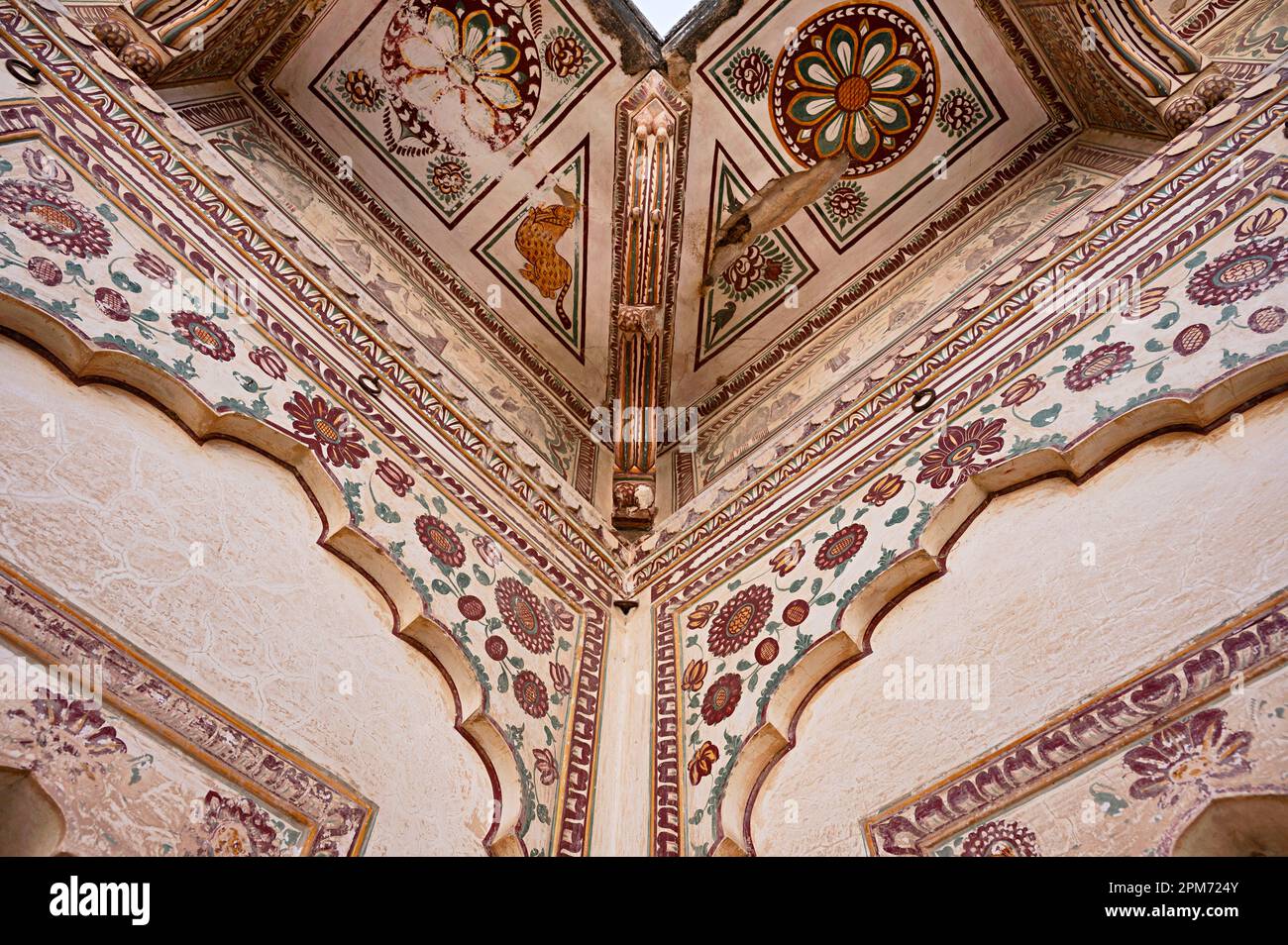 Colourful paintings on the inner wall of Shri Raghunath Ji Ka Bada ... Colourful paintings on the inner wall of Shri Raghunath Ji Ka Bada ...
