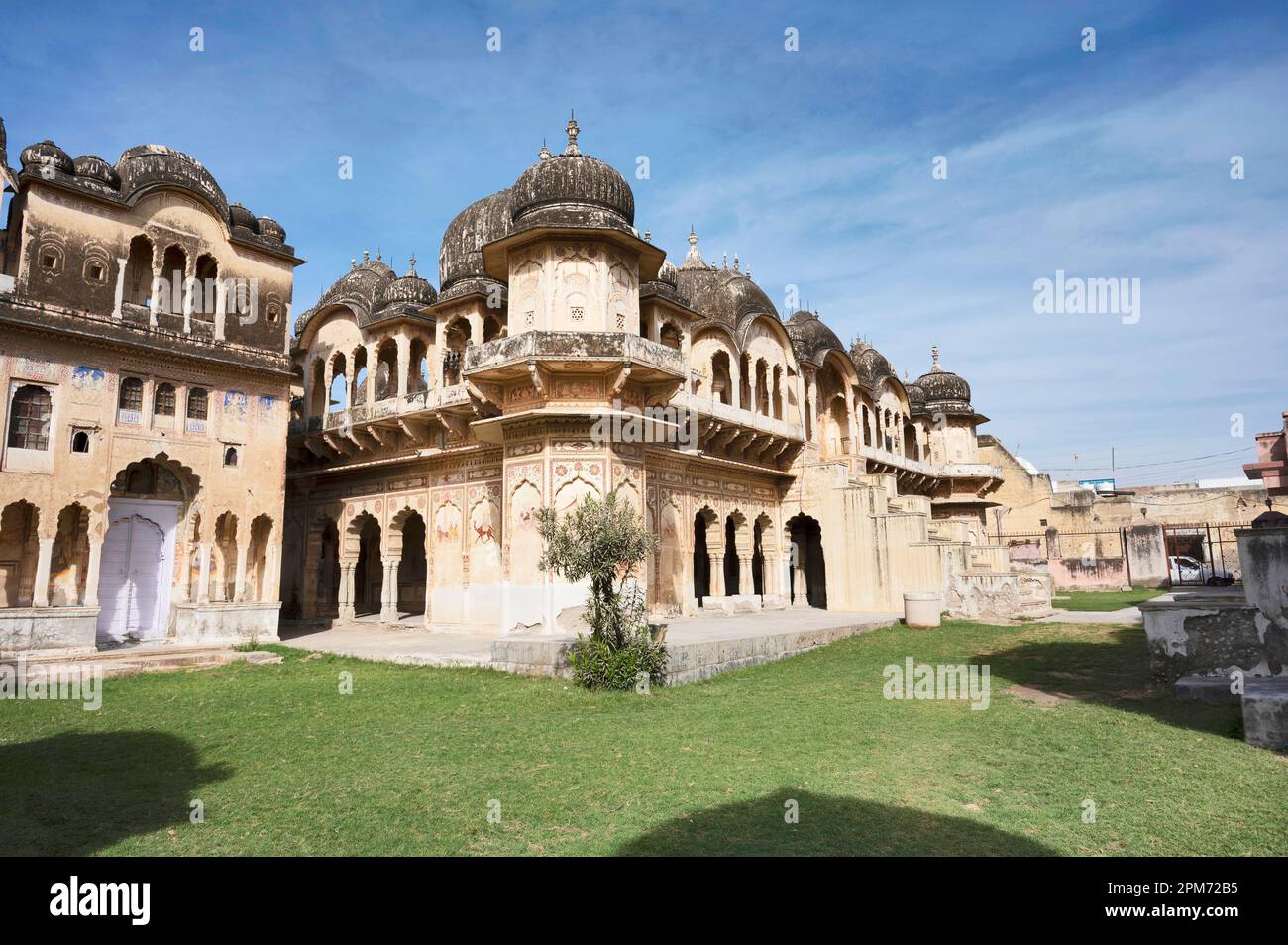Exteriors of an old chhatri (cenotaph), Seth Anantram Podar and family ...
