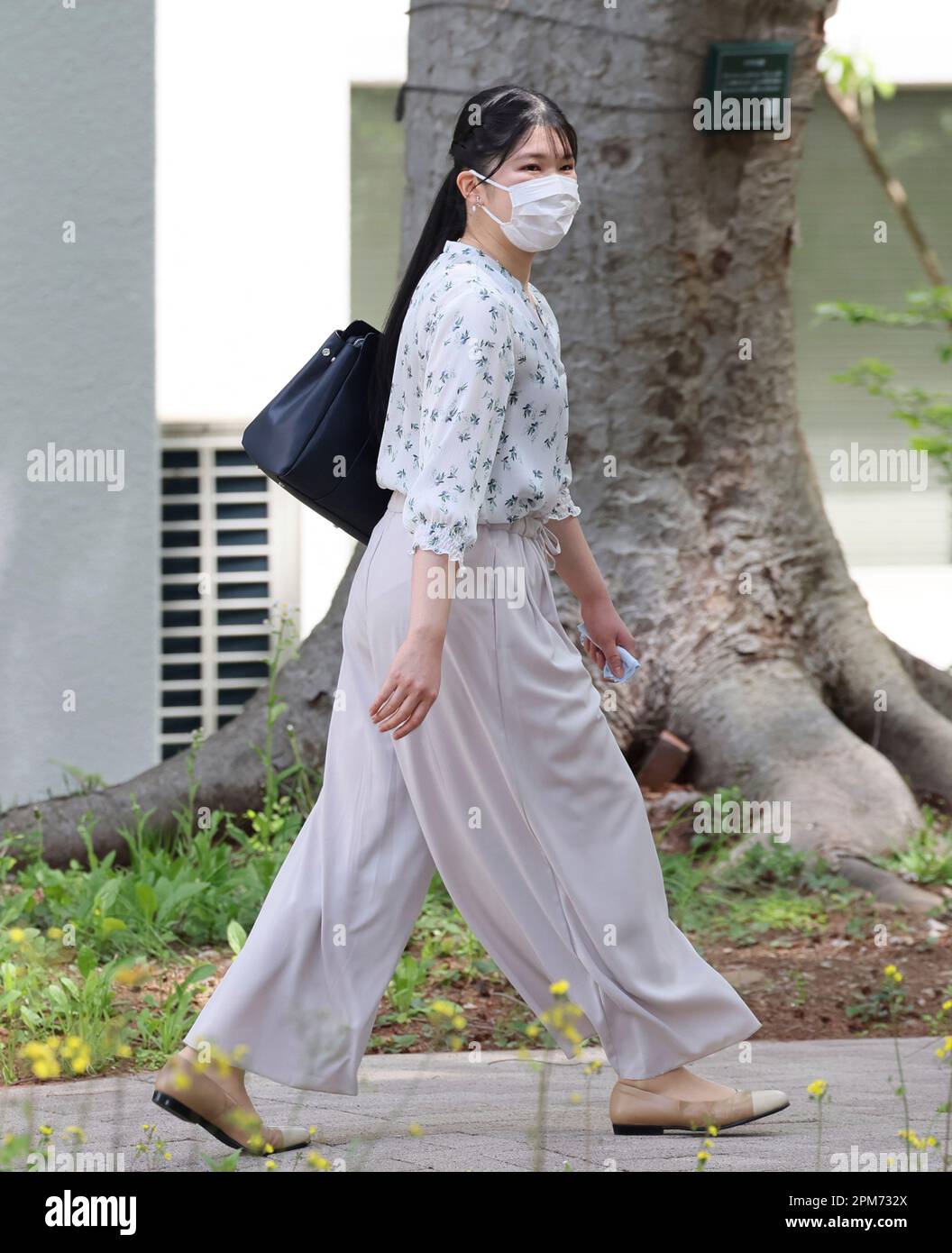 Aiko, Japanese Princess Toshi, goes to Gakushuin University to attend a ...