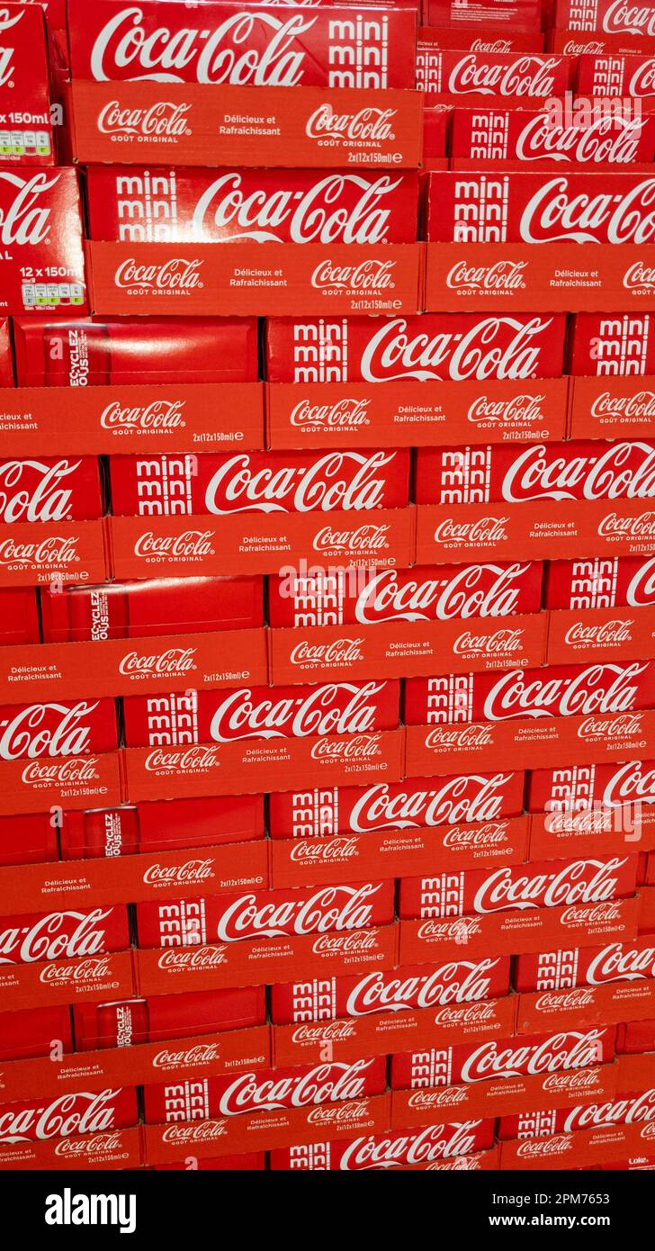Bordeaux , Aquitaine France - 04 02 2023 : coca Cola sign brand and ...