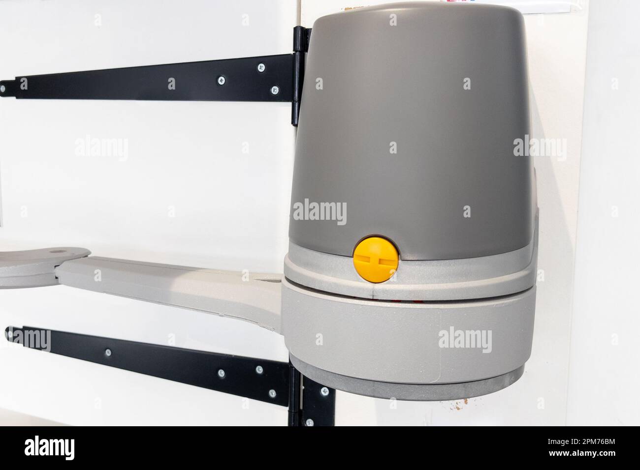 Steel engine doors fitting remote control portal Electrical gate ...