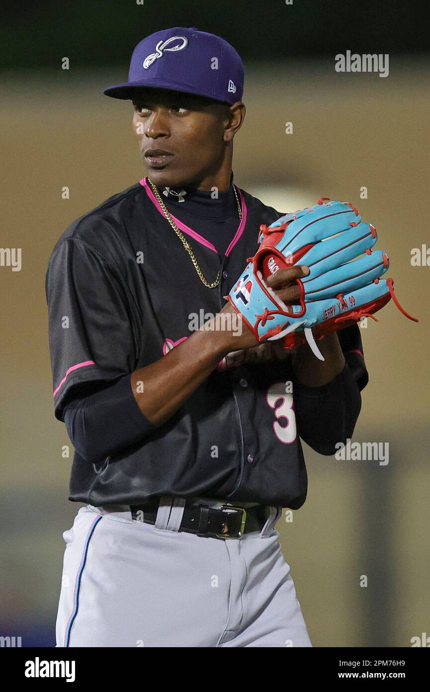 Biloxi, Mississippi, USA. 11th Apr, 2023. Pensacola Blue Wahoos pitcher ...