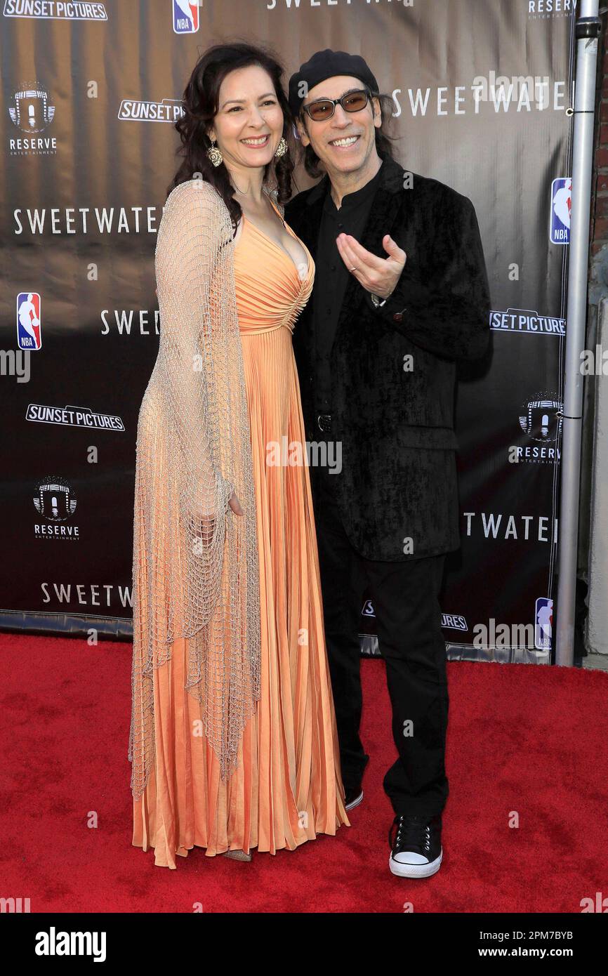 Los Angeles, CA. 11th Apr, 2023. Dahlia Waingort Guigui, Martin Guigui ...