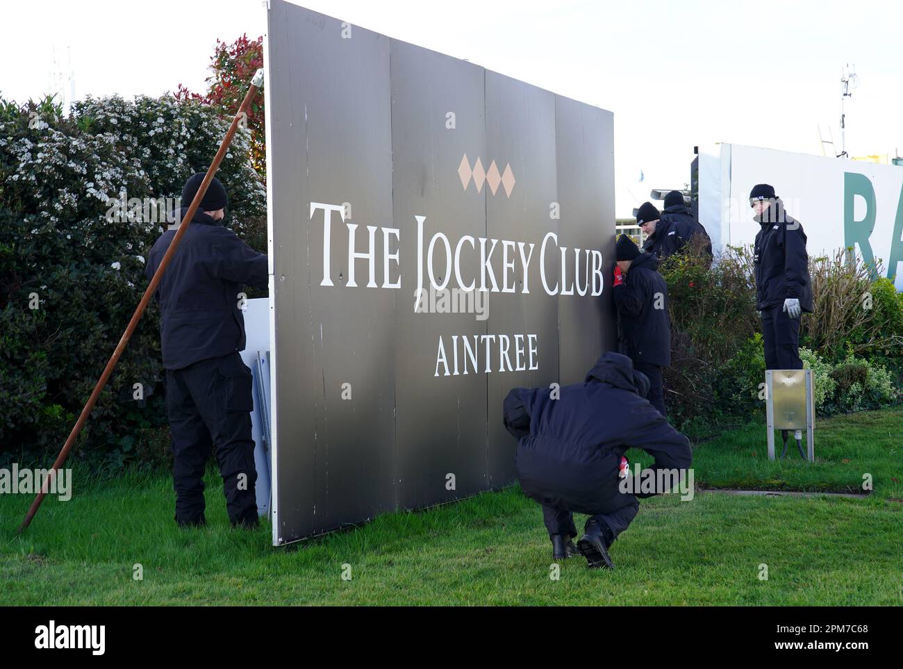 Randox health grand national festival 2023 previews aintree hi-res ...