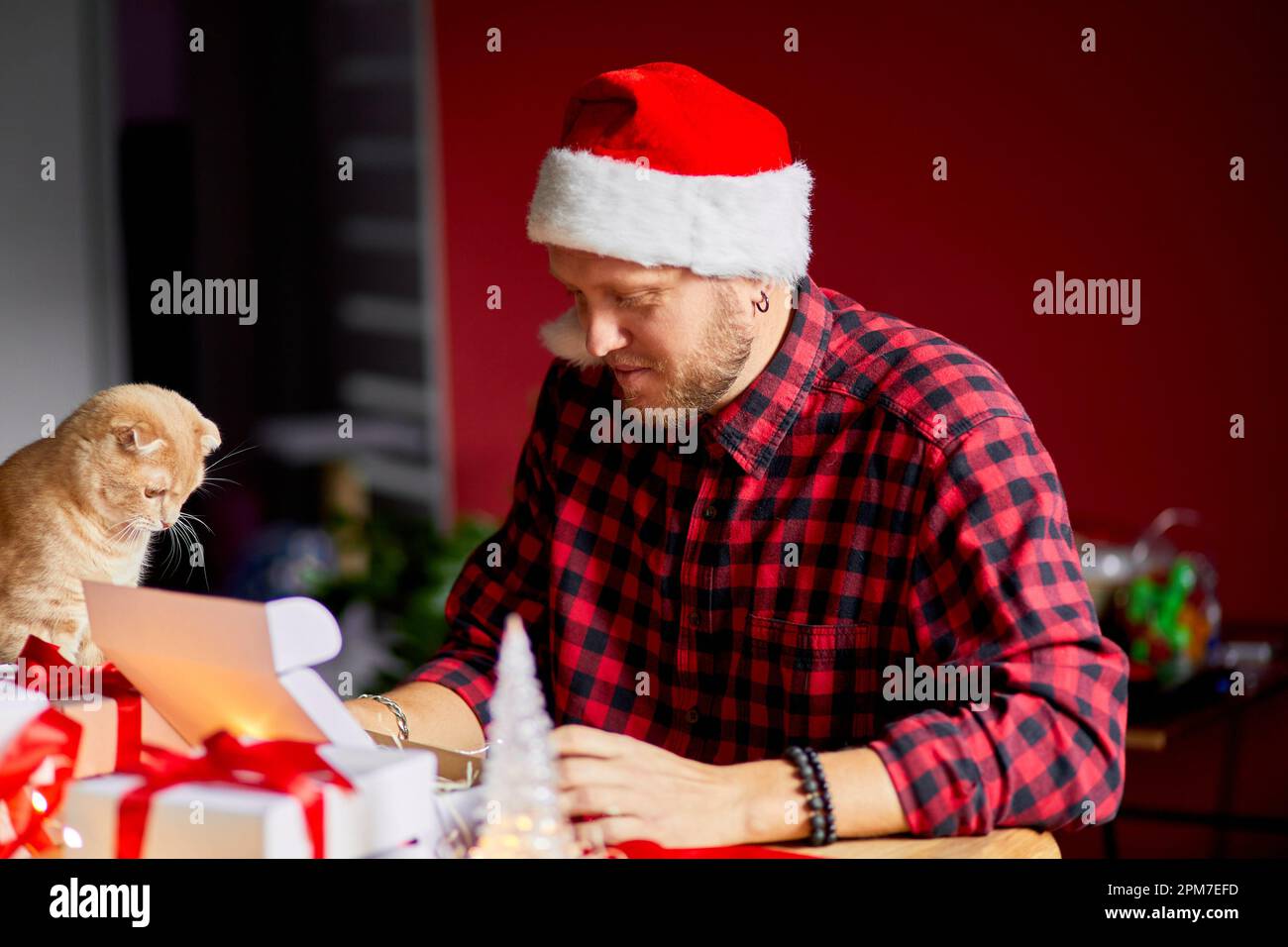 Vet man hi-res stock photography and images - Alamy