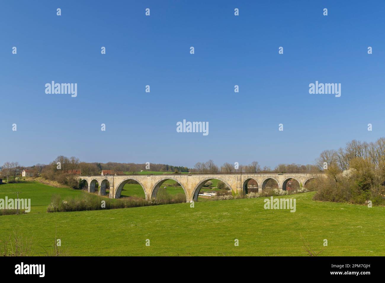 Arched steel structure hi-res stock photography and images - Alamy