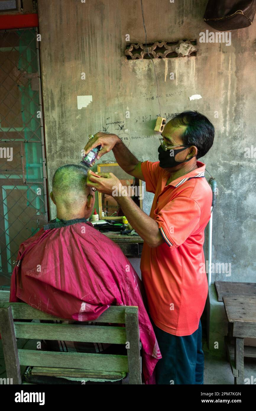 Market efficiency hi-res stock photography and images - Alamy