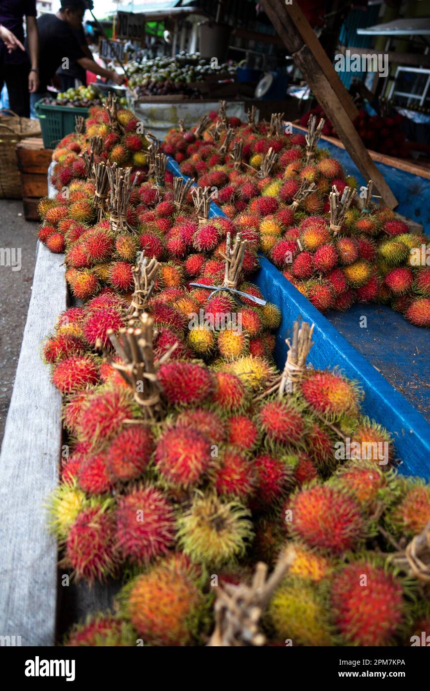 Philippines rambutan hi-res stock photography and images - Alamy