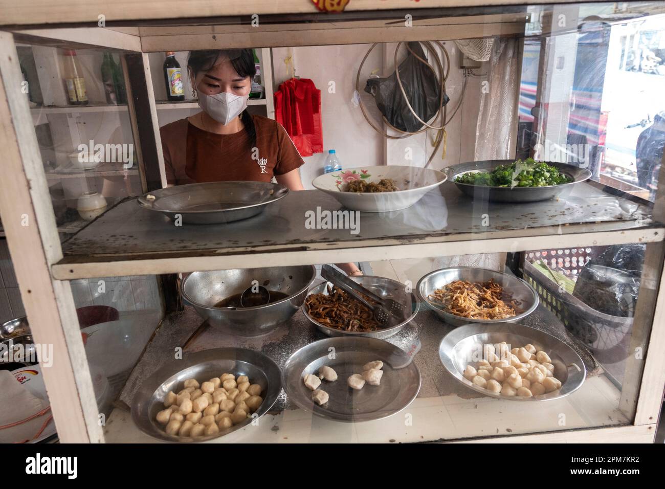 Family run shop hi-res stock photography and images - Alamy