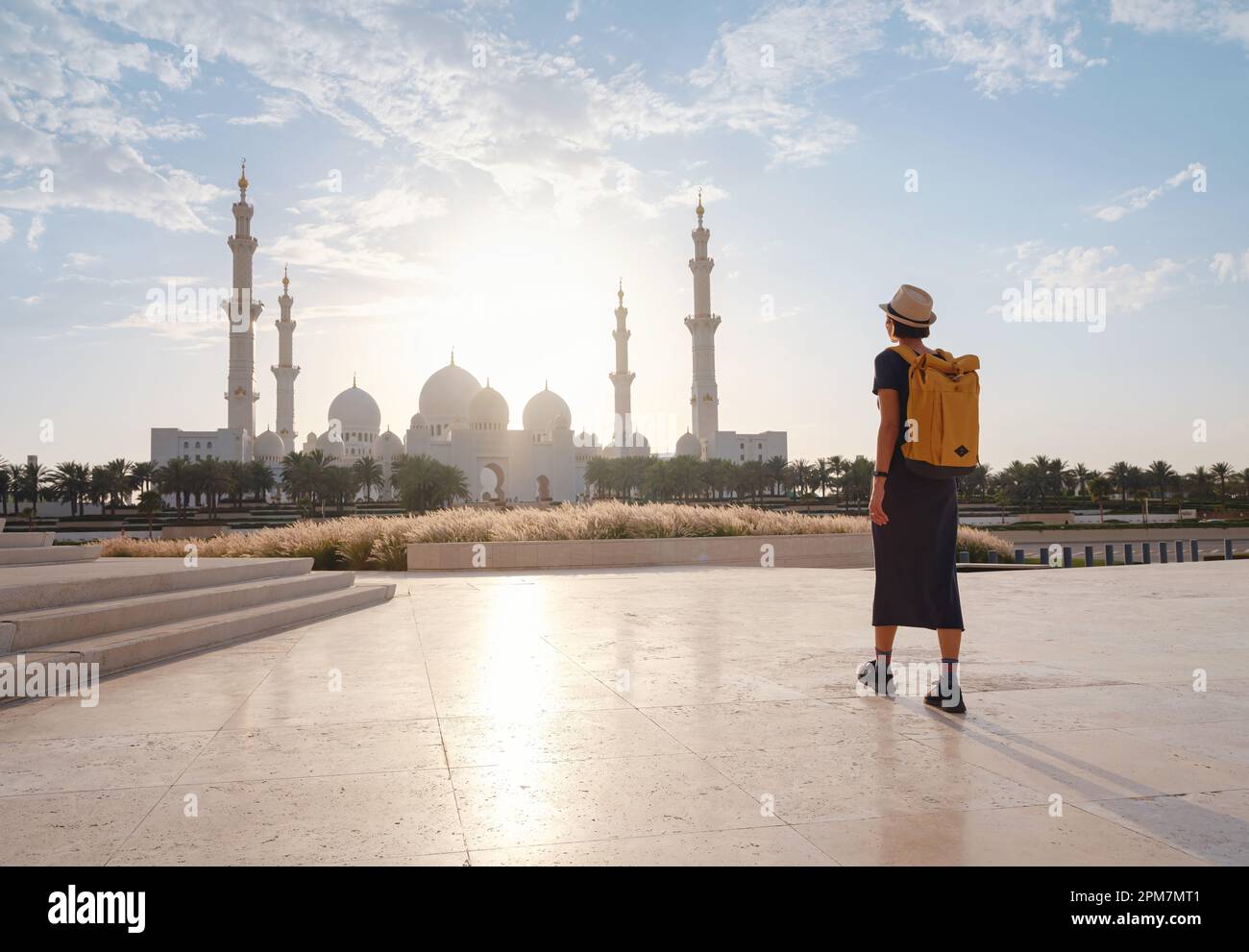 travel to the United Arab Emirates, Happy young asian female traveler ...