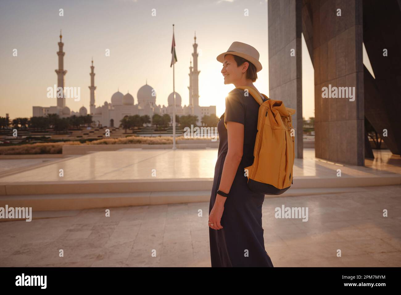 travel to the United Arab Emirates, Happy young asian female traveler ...