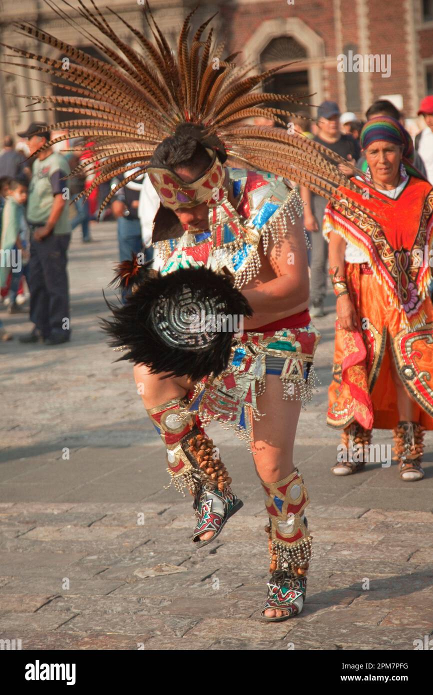 Traditional indigenous dress hi-res stock photography and images - Alamy