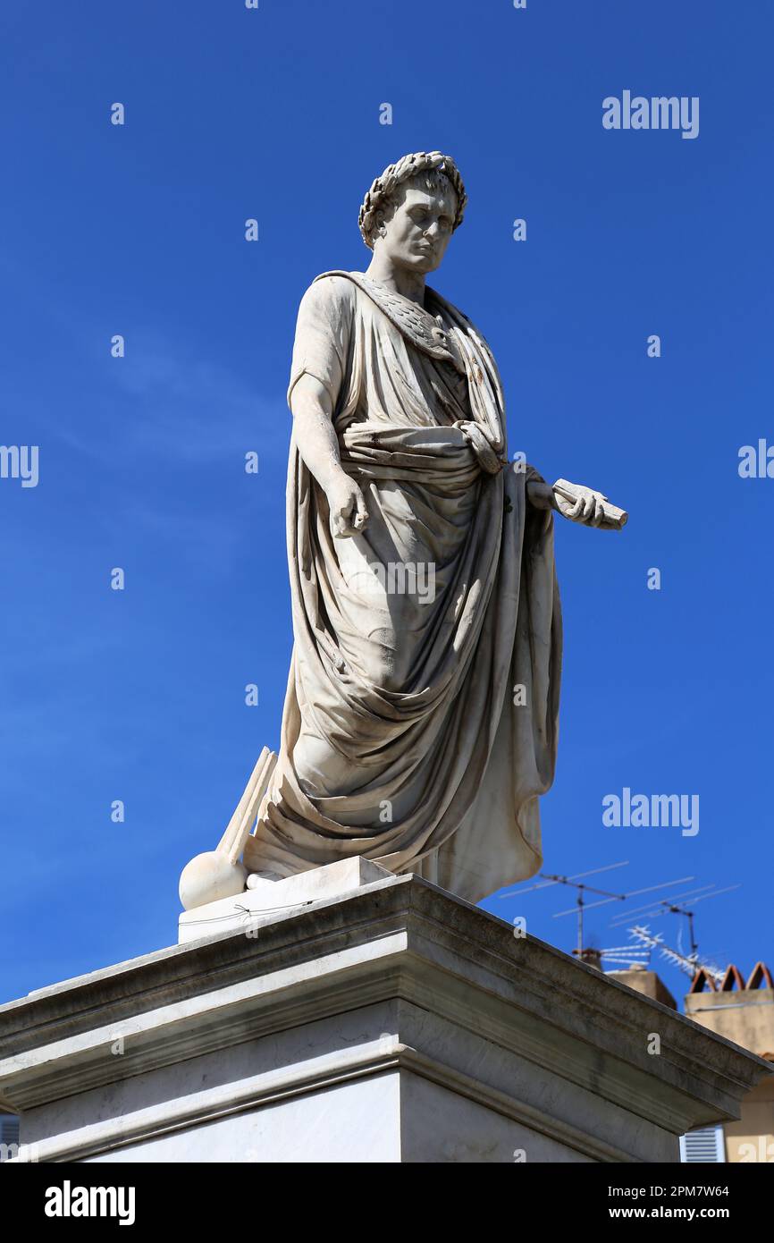 Statue of Napoléon, Fontaine des Quatre Lions, Place Foch, Avenue ...
