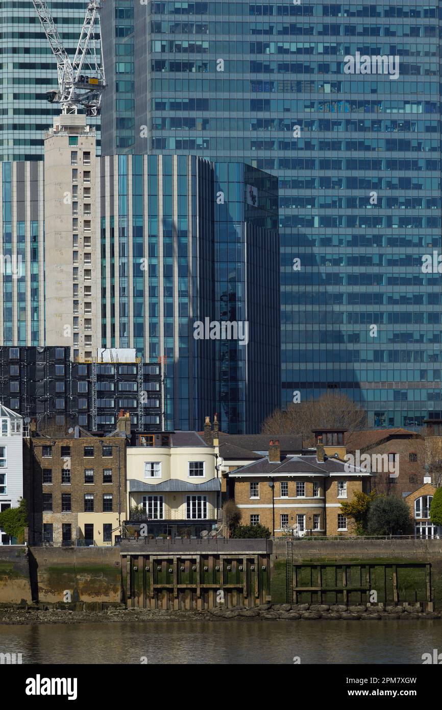 Canary Wharf skyscrapers, part of London's central business district ...