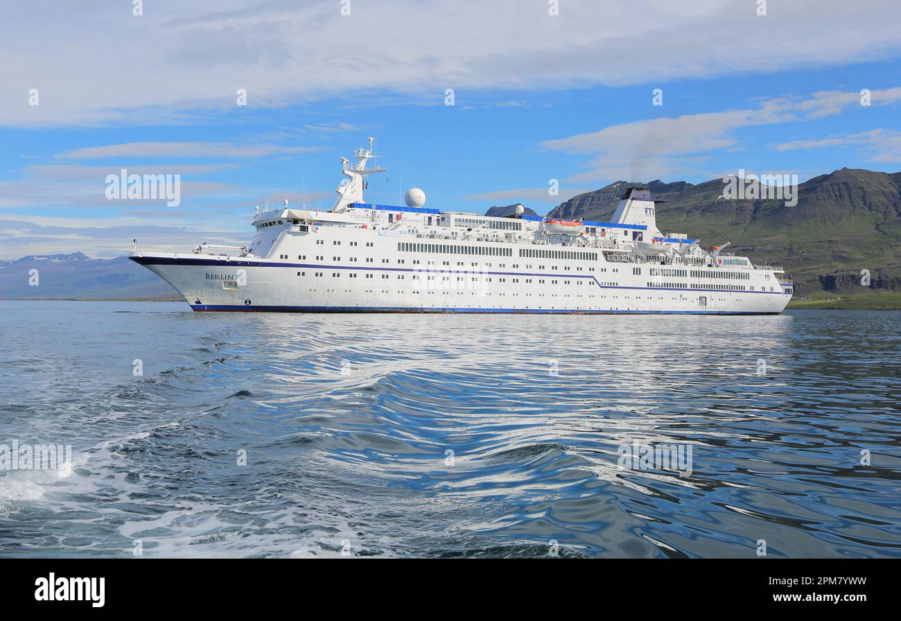 Iceland news anchor hi-res stock photography and images - Alamy