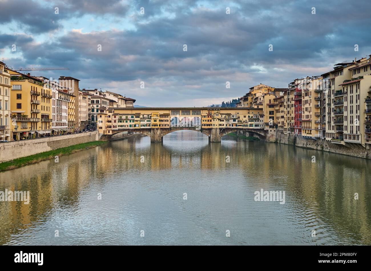 medieval brigde Ponte Vecchio over Arno river, Florence, Tuscany, Italy ...