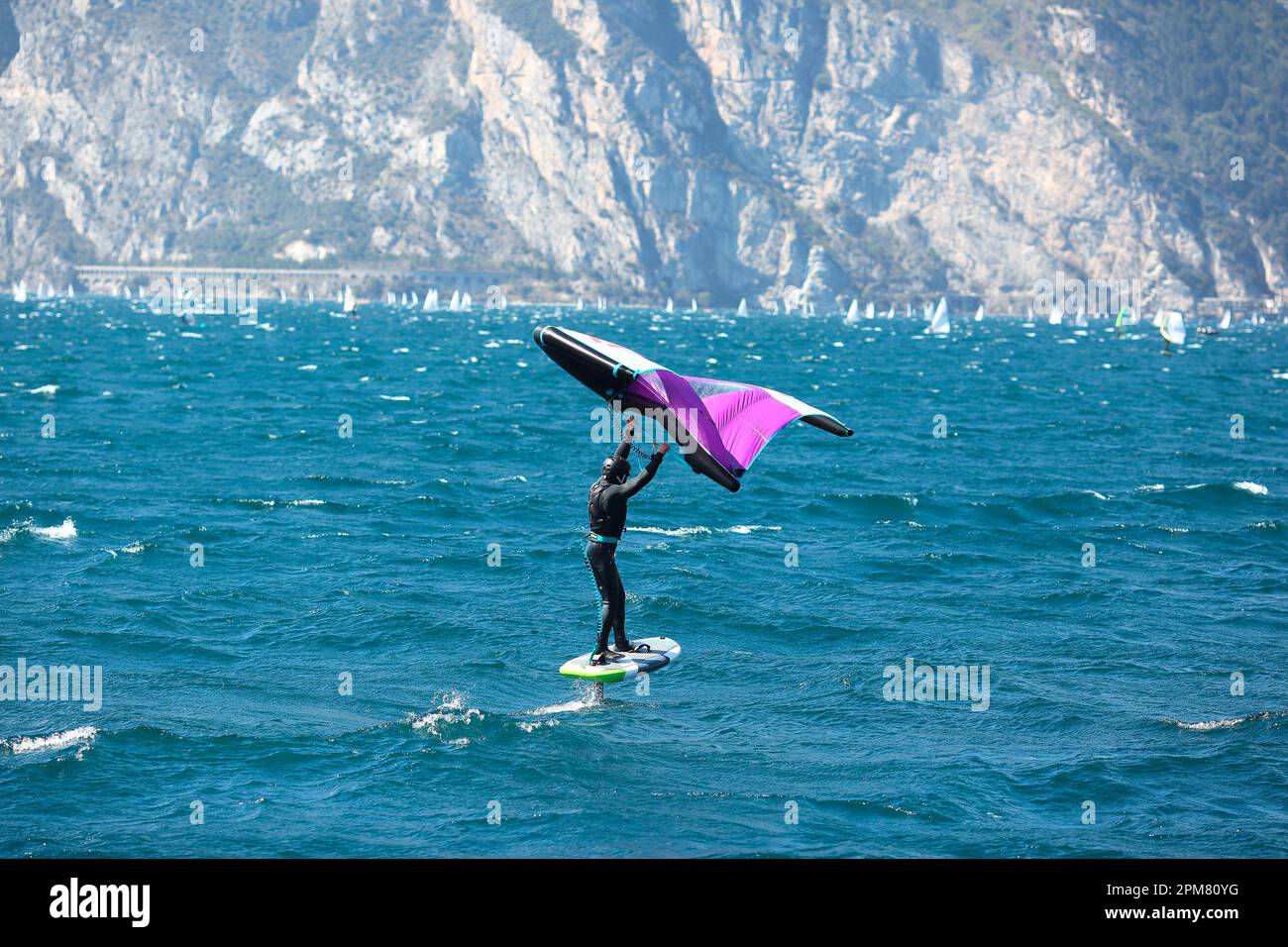 Parachute windsurfing hi-res stock photography and images - Alamy