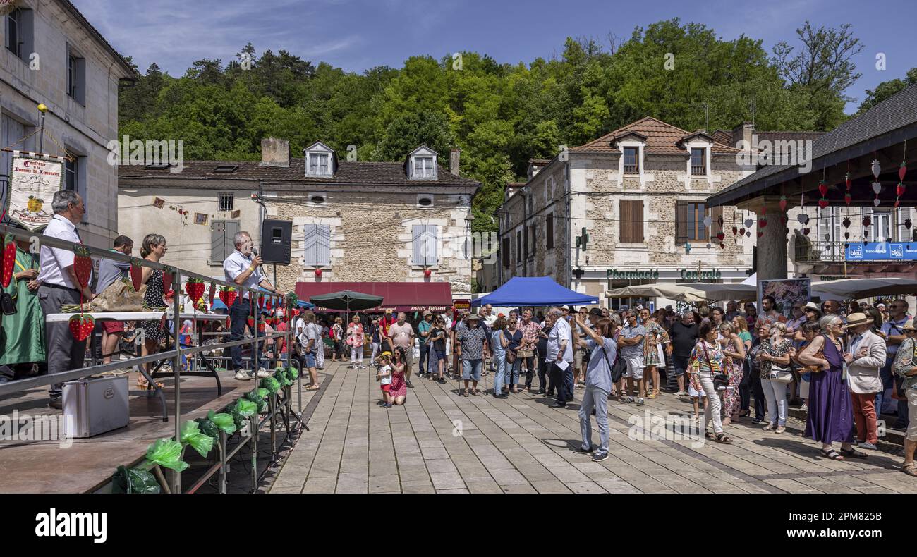 France, Dordogne, White Perigord, Périgueux, town of Vergt, Vergt ...