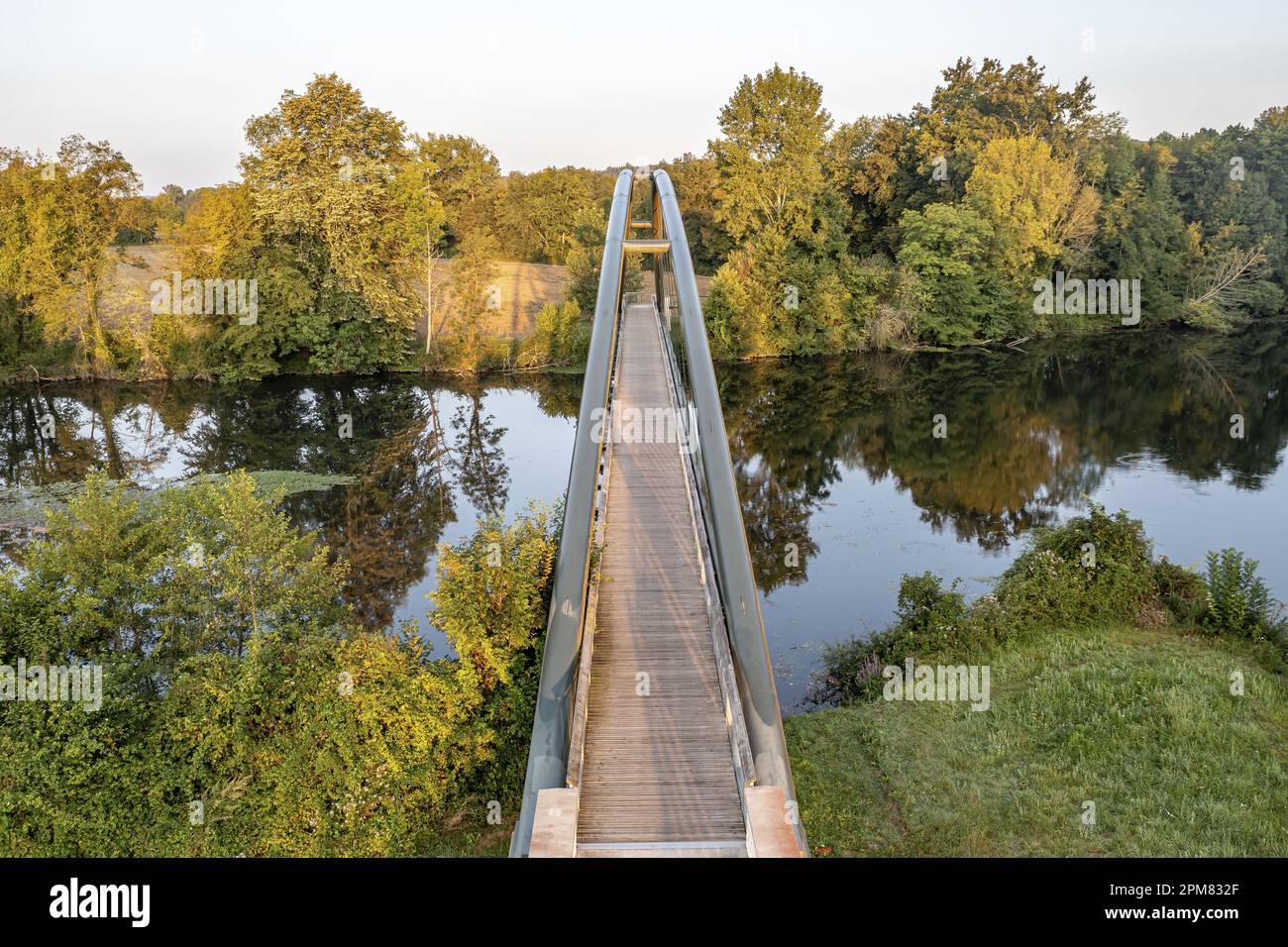 France, Dordogne, White Perigord, Annesse et Beaulieu, town of Annesse ...