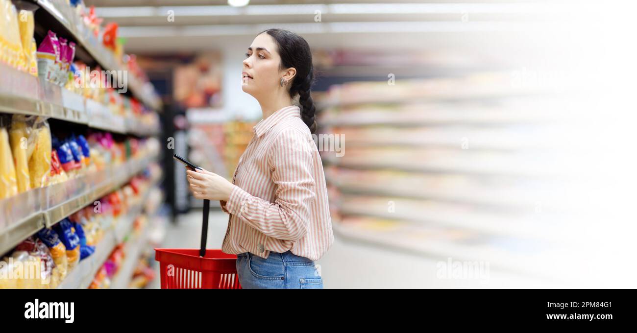 Store aisle top view hi-res stock photography and images - Alamy