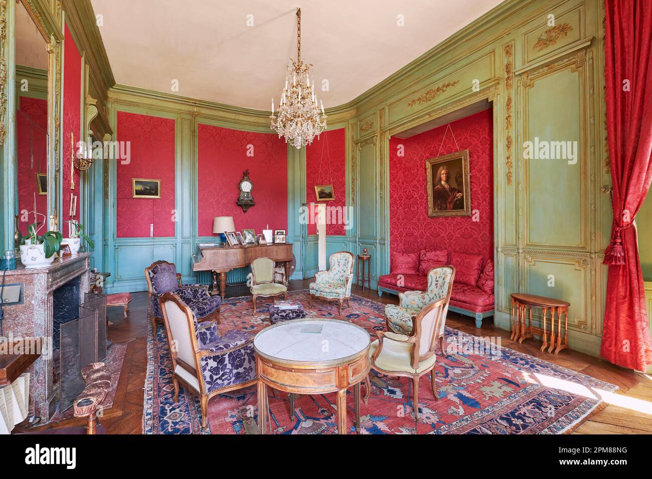 France, Mayenne, Craon, interior of the castle, the sitting room Stock ...