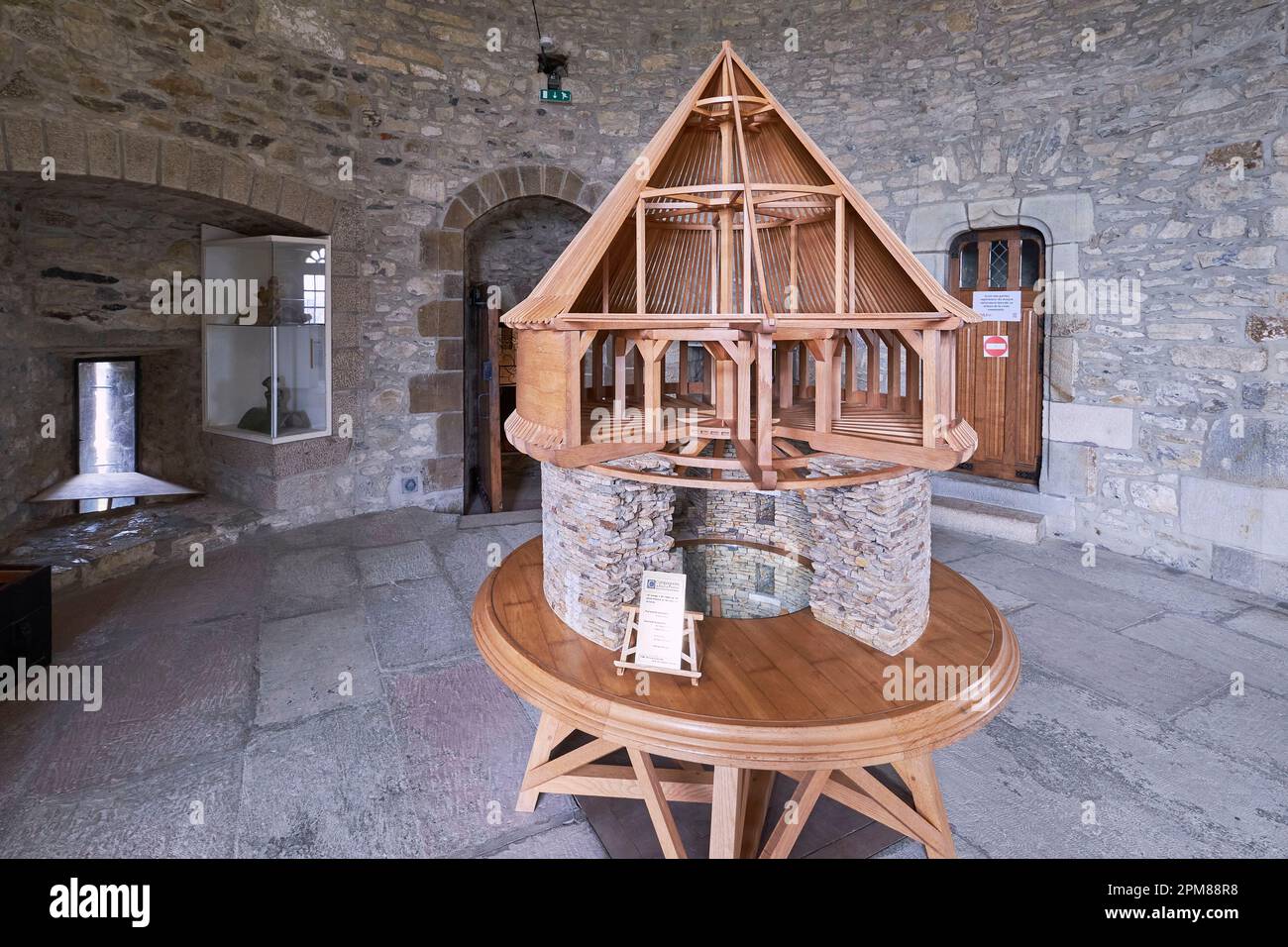 Making medieval model castle hi-res stock photography and images - Alamy