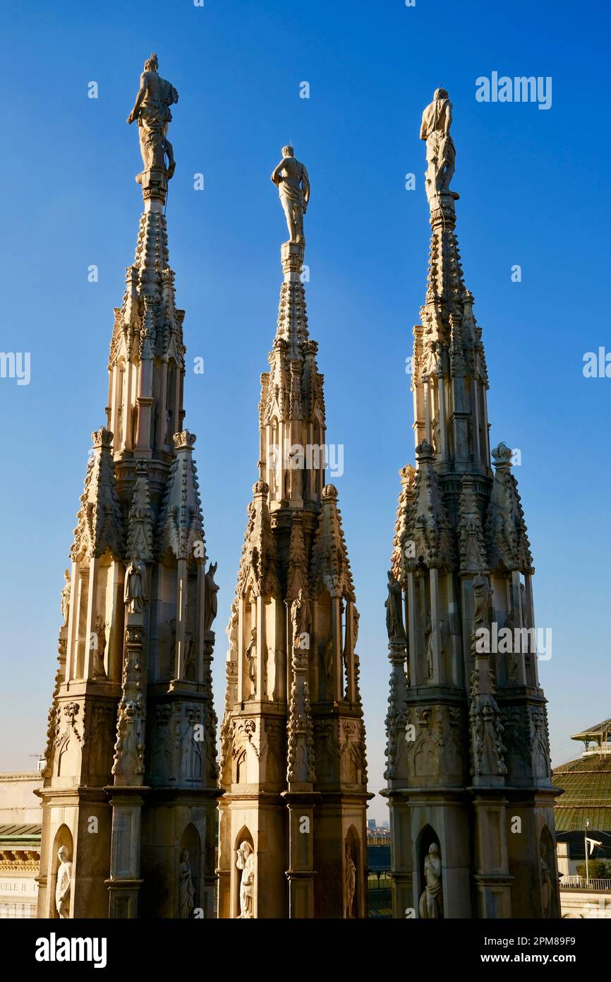 Italy, Lombardy, Milan, Piazza del Duomo, view from the roof of the ...