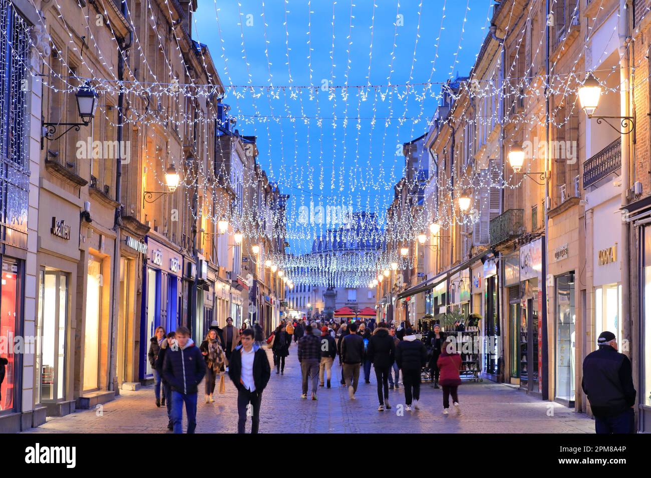Crowd seen market place hi-res stock photography and images - Alamy