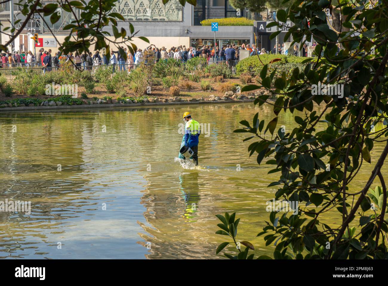 Sanitation worker for pest control dressed in helmet, goggles, mask ...