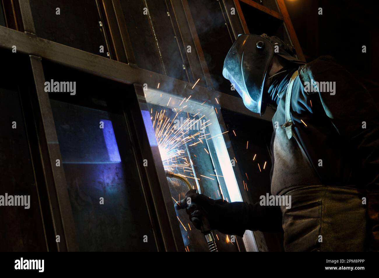 The process of welding a vertical joint in a product Stock Photo - Alamy
