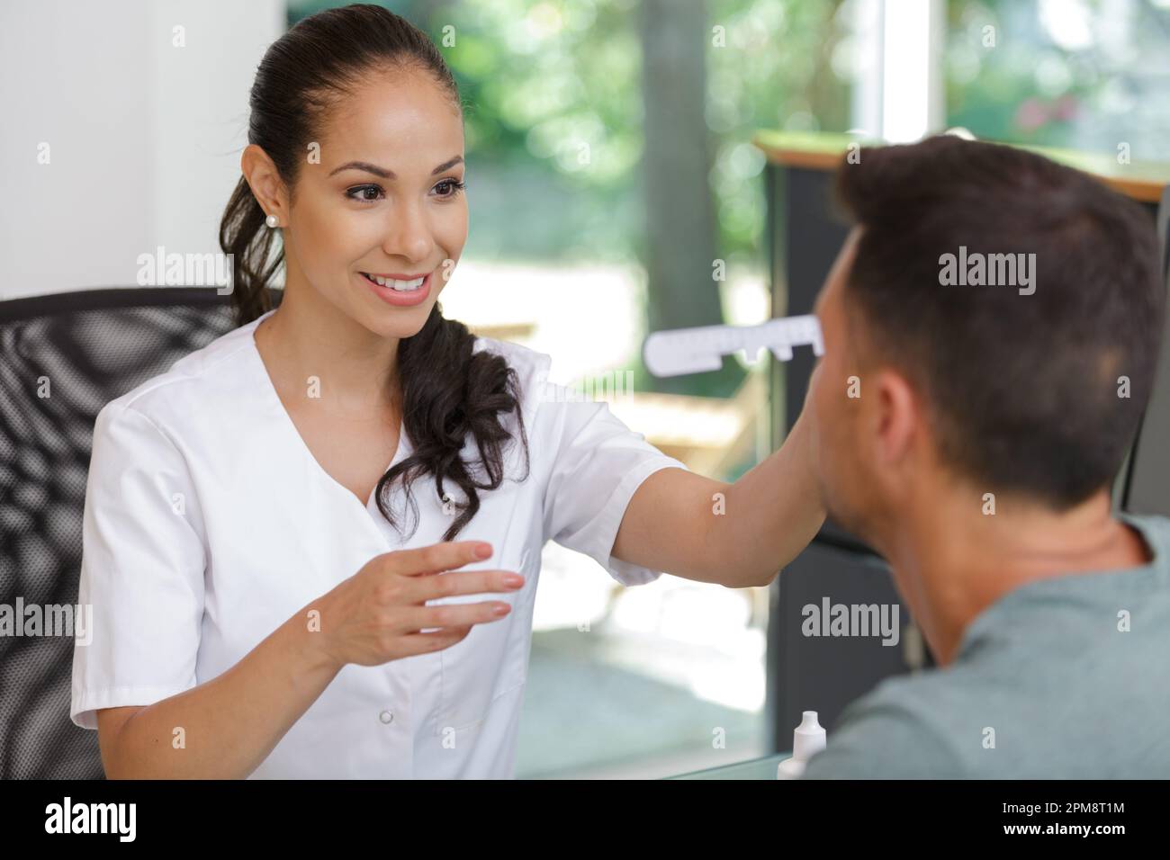 Pacient man hi-res stock photography and images - Alamy