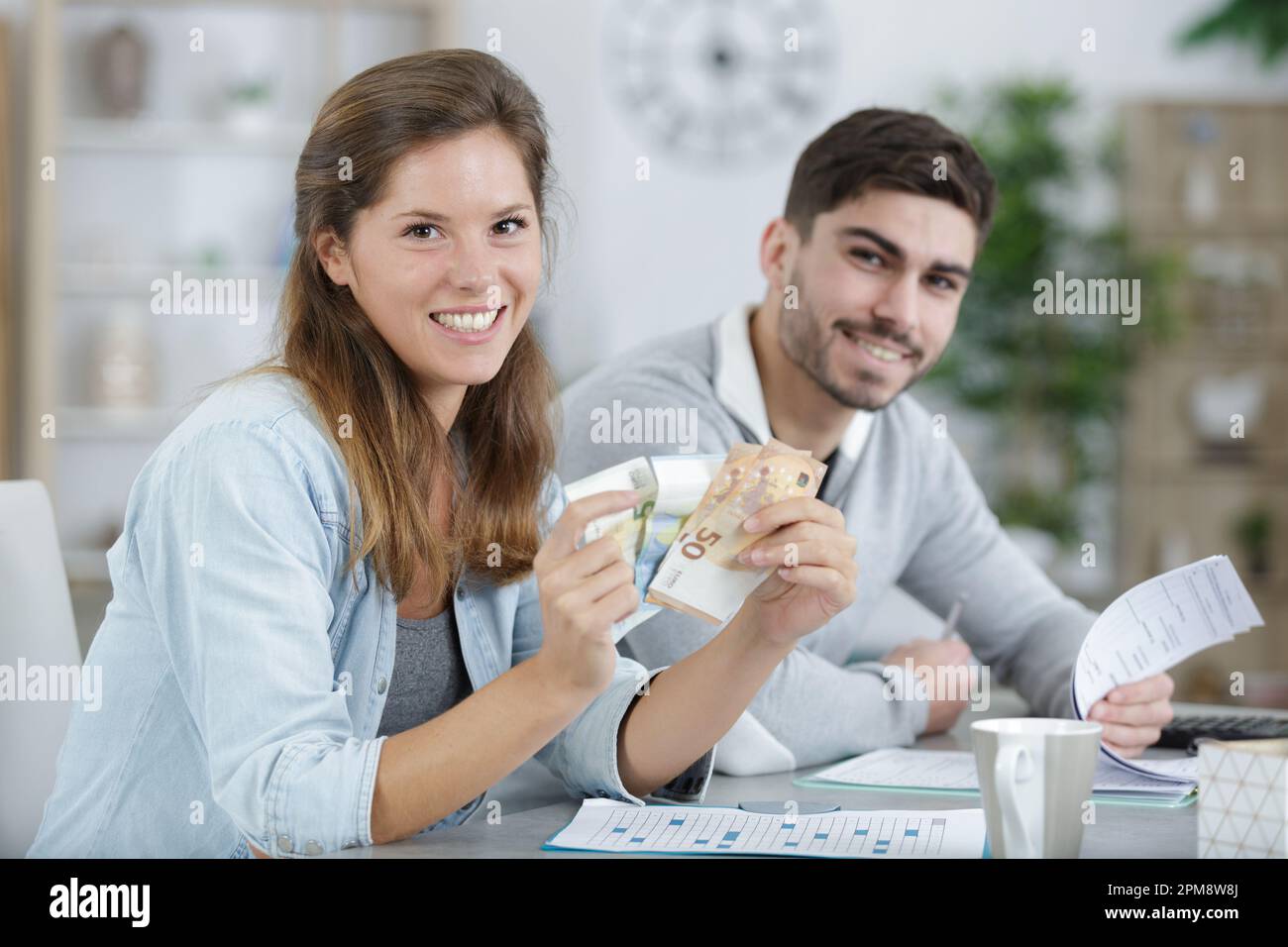 Money computing management hi-res stock photography and images - Alamy