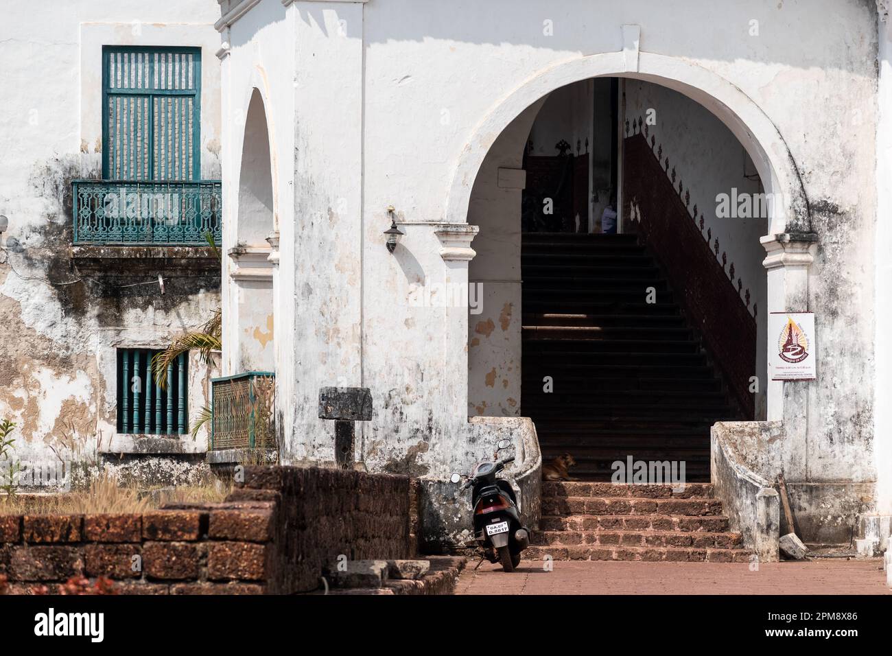 Arched building goa hi-res stock photography and images - Alamy
