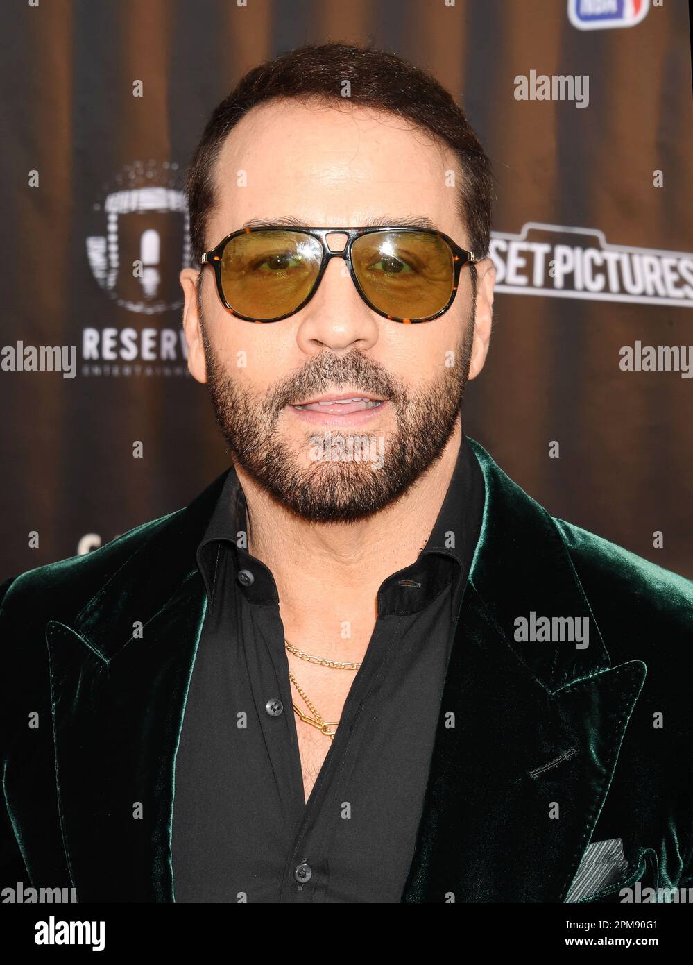 BURBANK, CALIFORNIA - APRIL 11: Jeremy Piven attends the Los Angeles ...