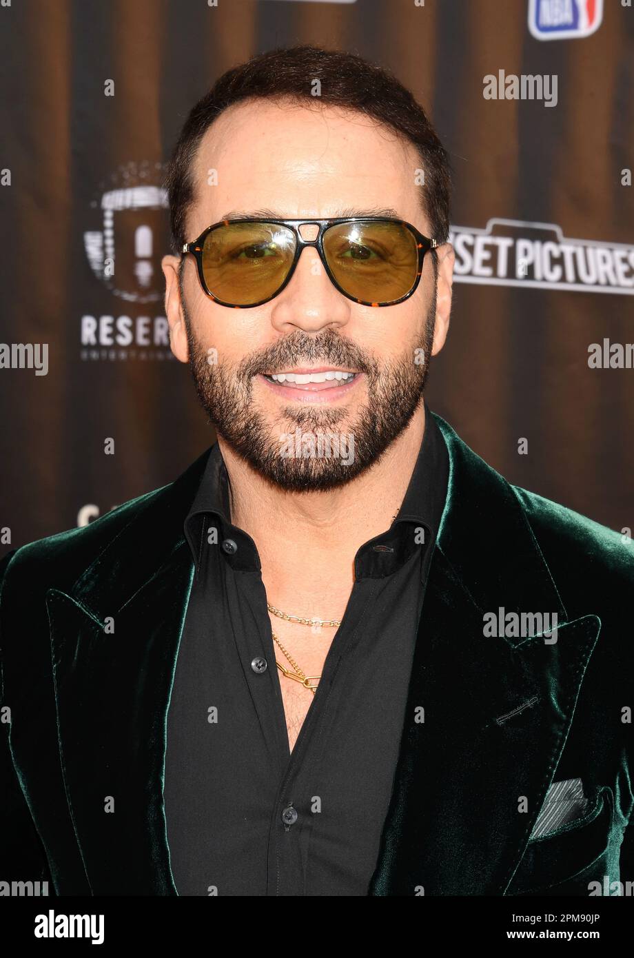 BURBANK, CALIFORNIA - APRIL 11: Jeremy Piven attends the Los Angeles ...