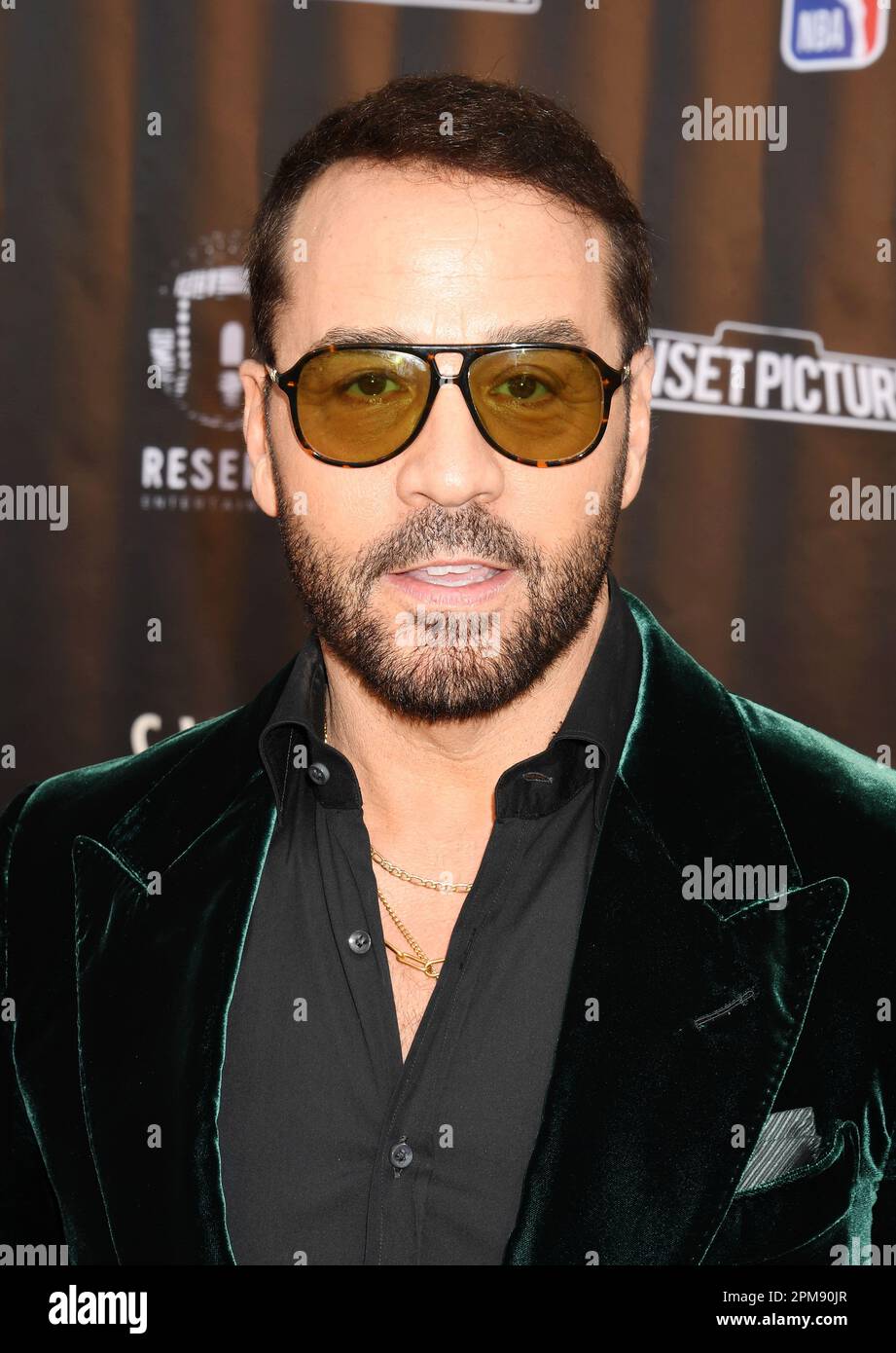 BURBANK, CALIFORNIA - APRIL 11: Jeremy Piven attends the Los Angeles ...