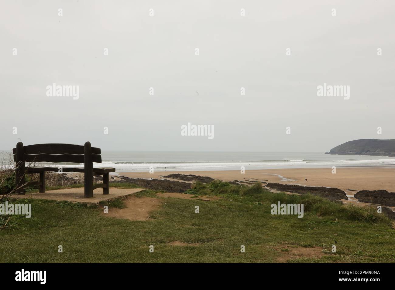 A memorial bench overlooking Croyde Bay Stock Photo - Alamy