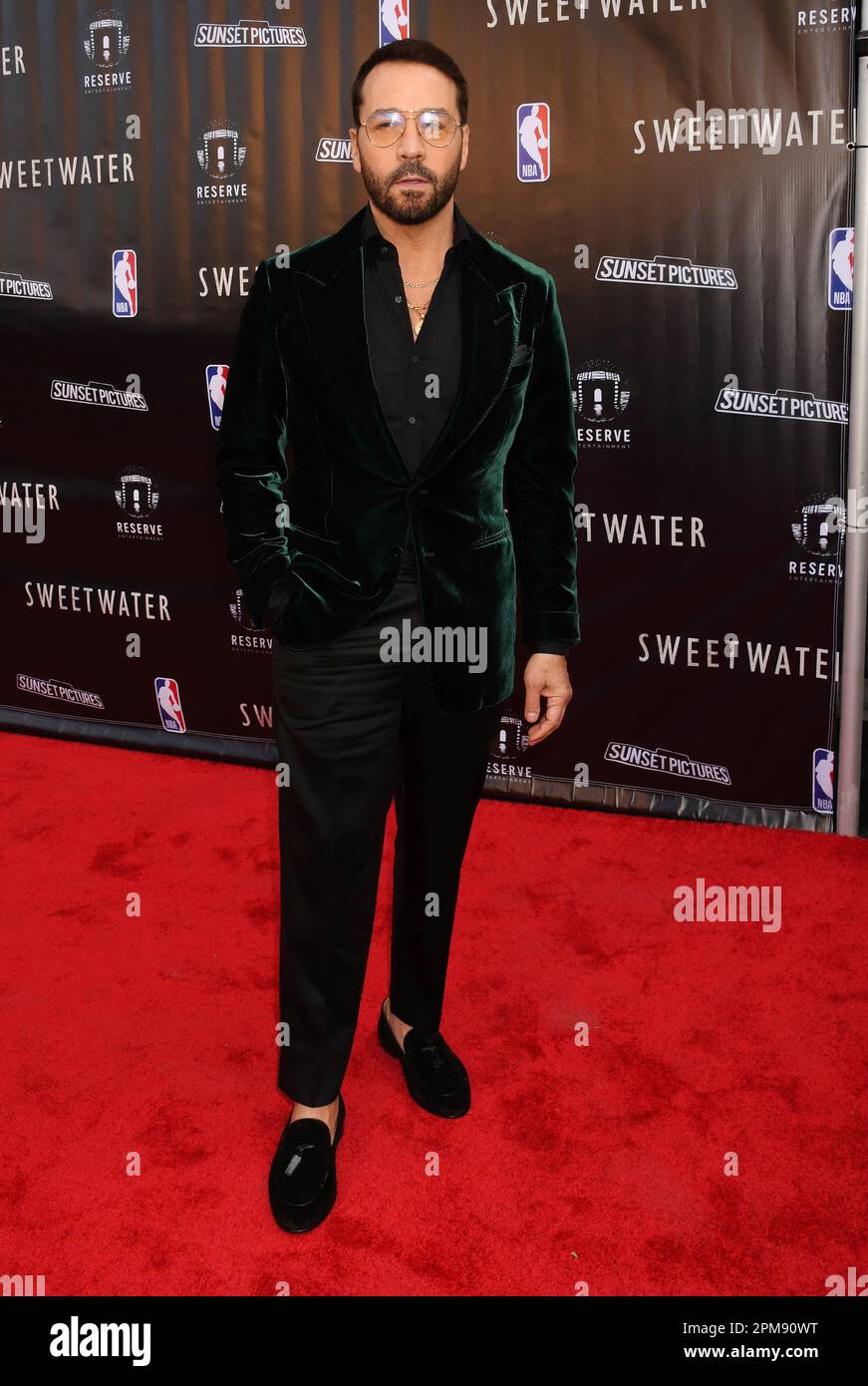 BURBANK, CALIFORNIA - APRIL 11: Jeremy Piven attends the Los Angeles ...