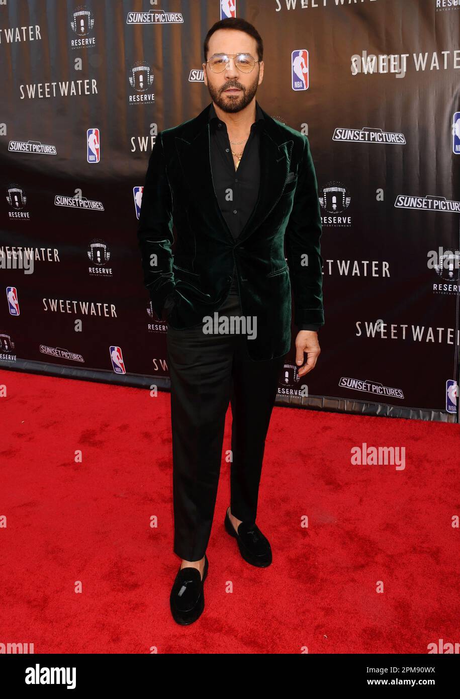 BURBANK, CALIFORNIA - APRIL 11: Jeremy Piven attends the Los Angeles ...