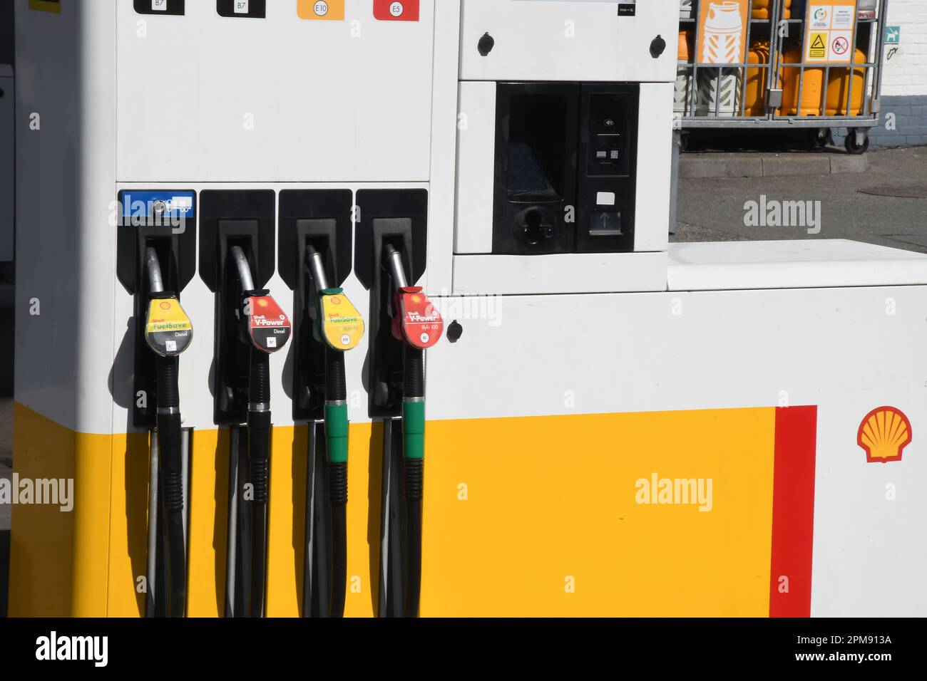 Ducth shell chain hi-res stock photography and images - Alamy