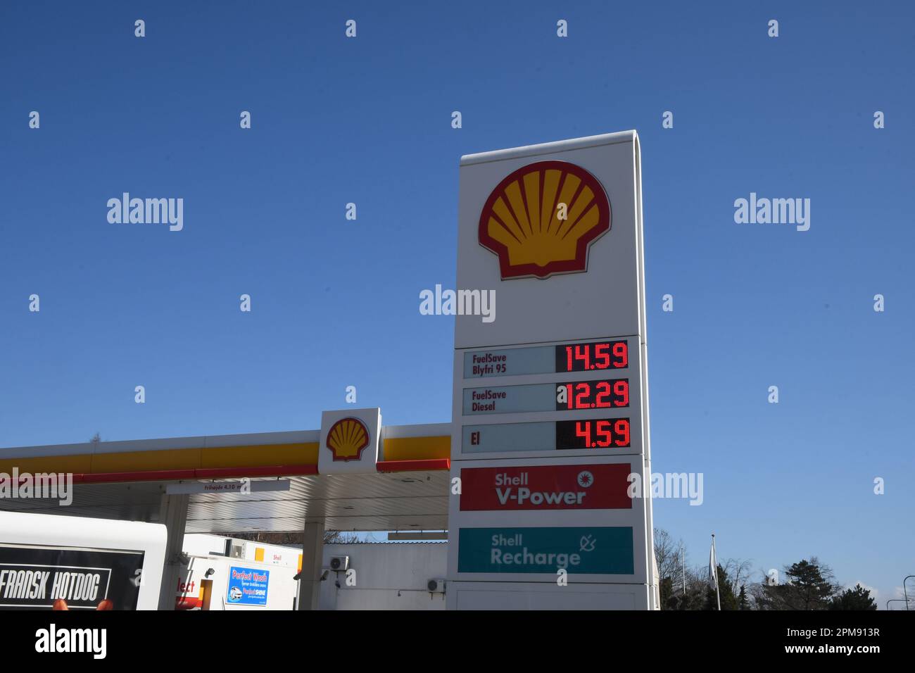 Ducth shell chain hi-res stock photography and images - Alamy